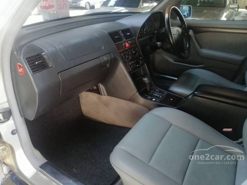 Mercedes-Benz C180 1997 1.8 in กรุงเทพและปริมณฑล Automatic Sedan สีเงิน ...