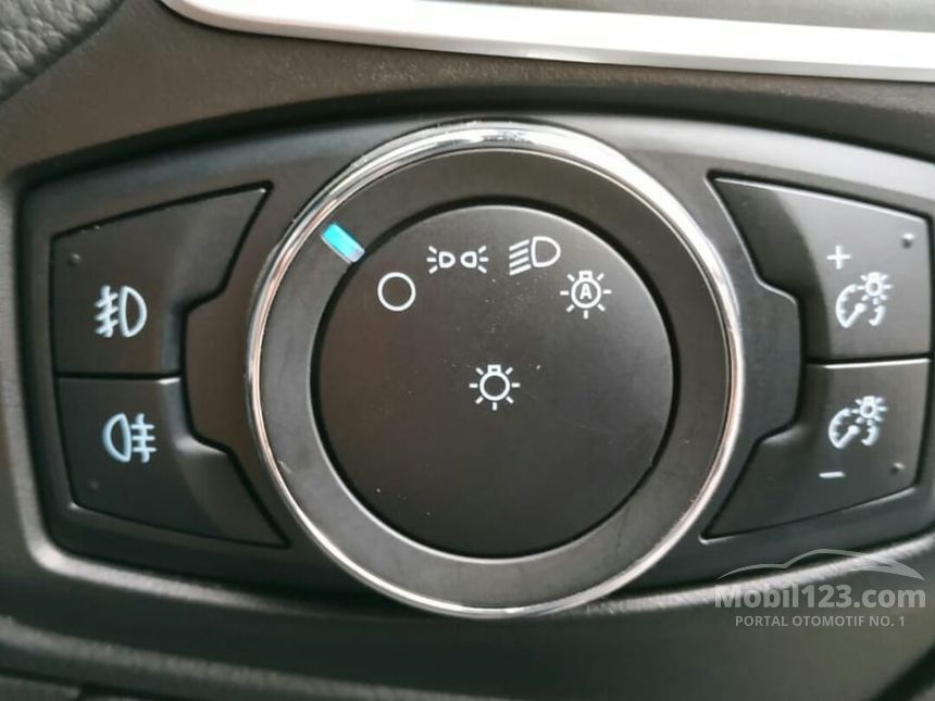 Jual Mobil Ford Focus 2015 Titanium 2.0 di DKI Jakarta Automatic Sedan ...