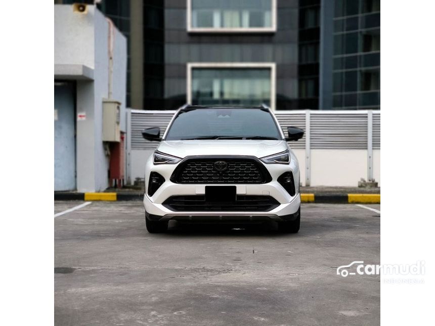Toyota Yaris Cross 2023 S HV with GR Parts Aero Pkg 1.5 in DKI Jakarta ...