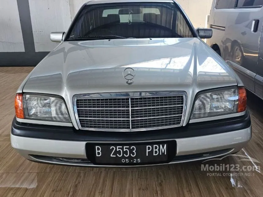 Jual Mobil Mercedes-Benz C180 1995 1.8 di Jawa Barat Automatic Sedan ...