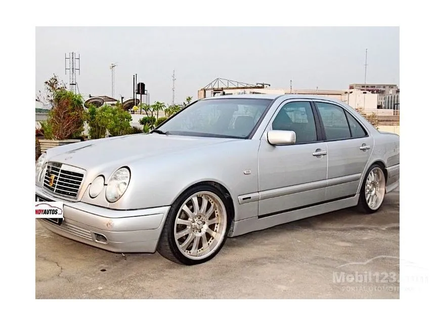 Jual Mobil Mercedes-Benz E230 1998 W210 2.3 Automatic 2.3 di Banten Automatic Sedan Silver Rp 69 ...