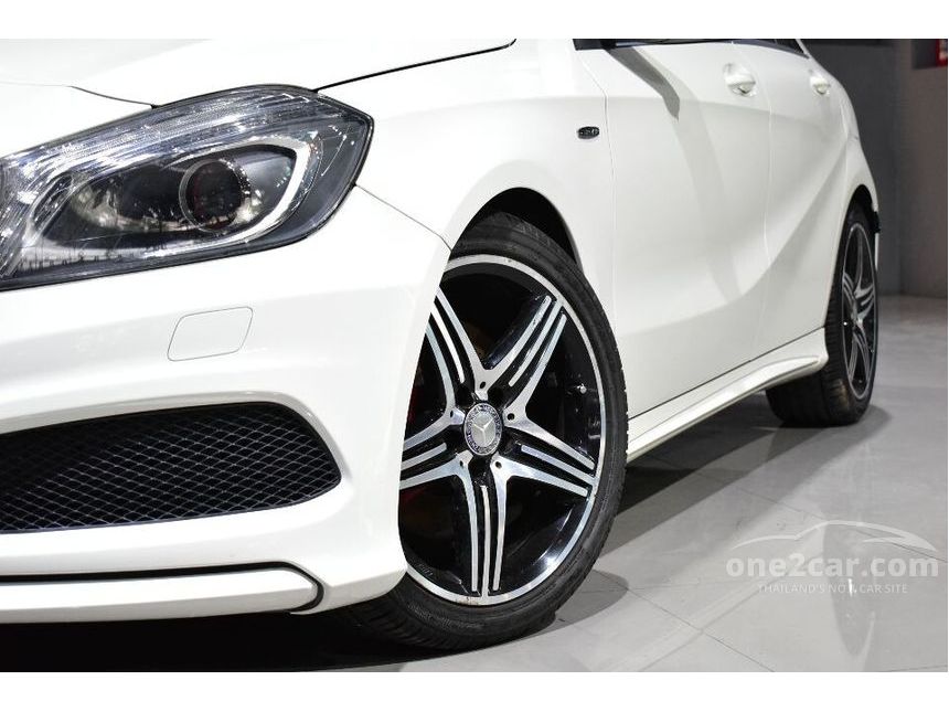 Mercedes-Benz A250 2014 W176 (ปี 12-16) Sport 2.0 เกียร์อัตโนมัติ สีขาว ...