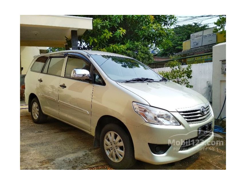 Jual Mobil Toyota Kijang Innova 2011 E 2.0 di DKI Jakarta Manual MPV ...