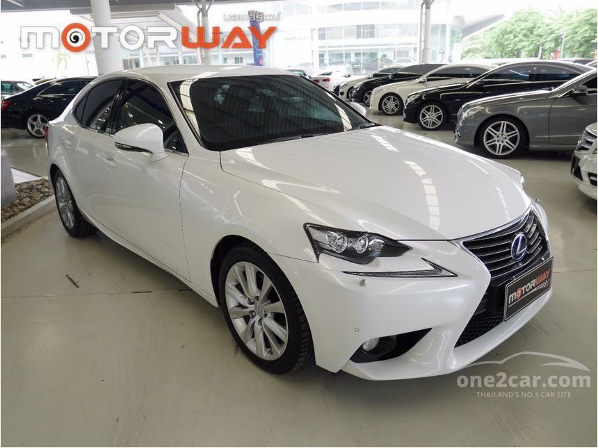 Lexus IS300h 2013 (ปี 12-16) Premium 2.5 เกียร์อัตโนมัติ สีขาว ...
