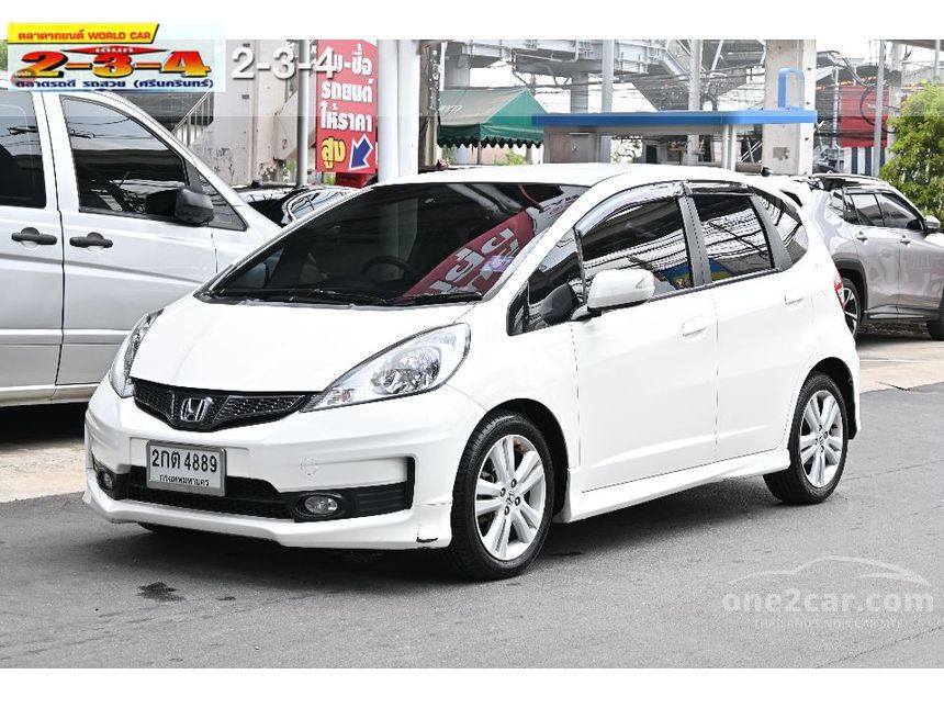 2013 Honda JAZZ 1.5 (ปี 08-14) JP Hatchback for sale on One2car