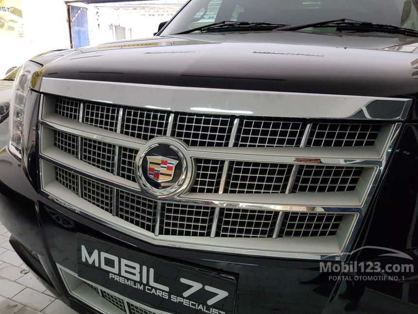 Jual Mobil Cadillac Escalade 2012 Platinum 6.2 di Jawa Timur Automatic ...