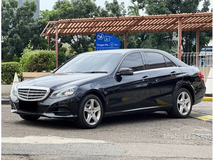 Jual Mobil Mercedes-Benz E200 2013 Classic 2.0 di DKI Jakarta Automatic Sedan Hitam Rp 319.000. ...