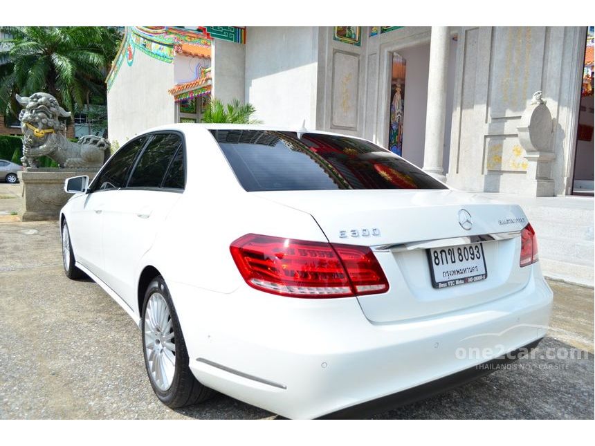 Mercedes-Benz E300 2015 W212 (ปี 10-16) Executive Blue TEC HYBRID 2.1 เกียร์อัตโนมัติ สีขาว ...