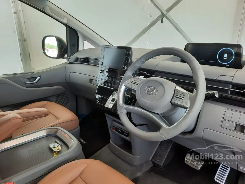 Jual Mobil Hyundai Staria 2022 Signature 7 2.2 di DKI Jakarta Automatic ...