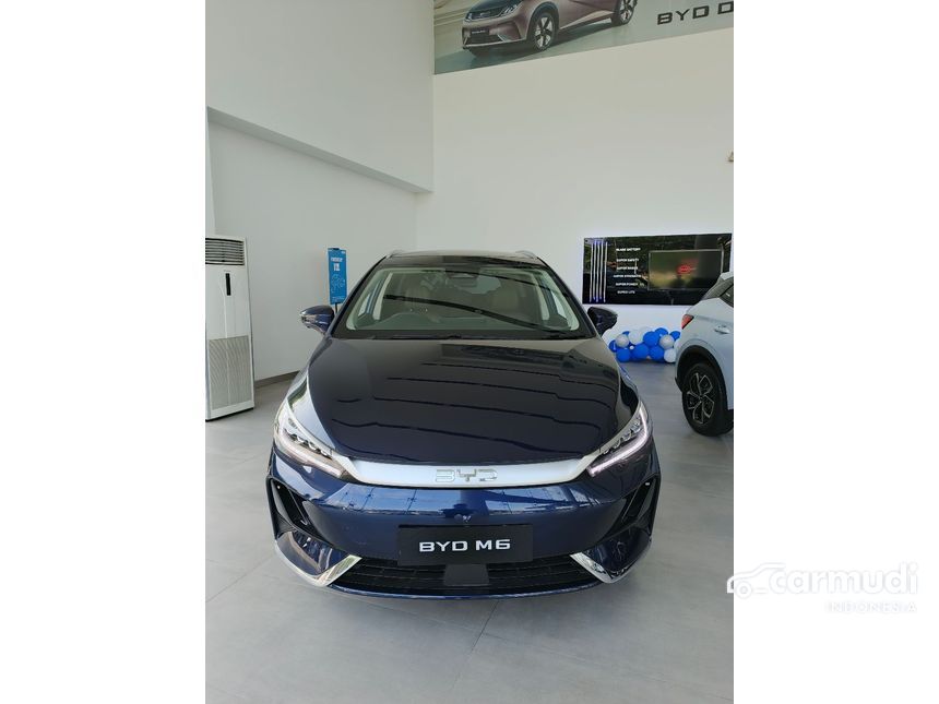 BYD M6 2025 Standard 7-seaters in Banten Automatic MPV Purple for Rp ...