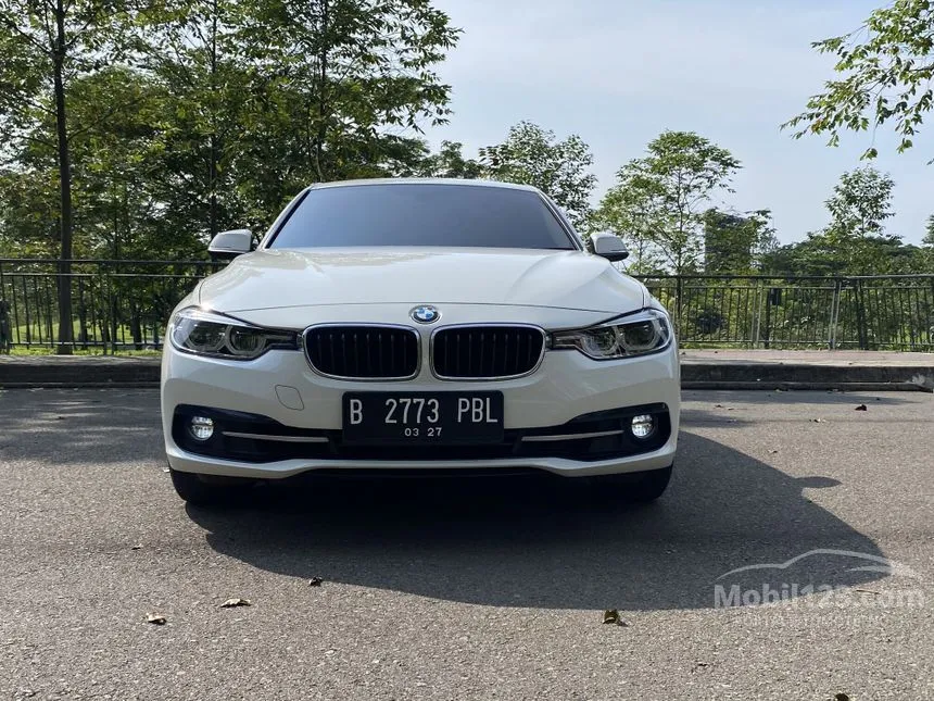 Jual Mobil BMW 320i 2017 Sport 2.0 di DKI Jakarta Automatic Sedan Putih ...