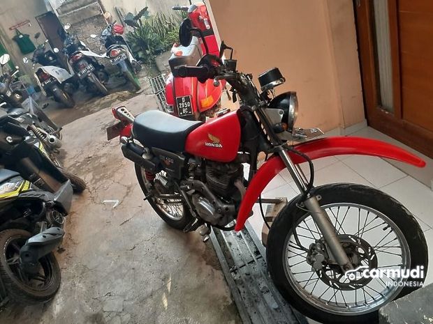 Beli Motor Honda Cb Bekas, Kisaran Harga & Review 2021 | Carmudi Indonesia