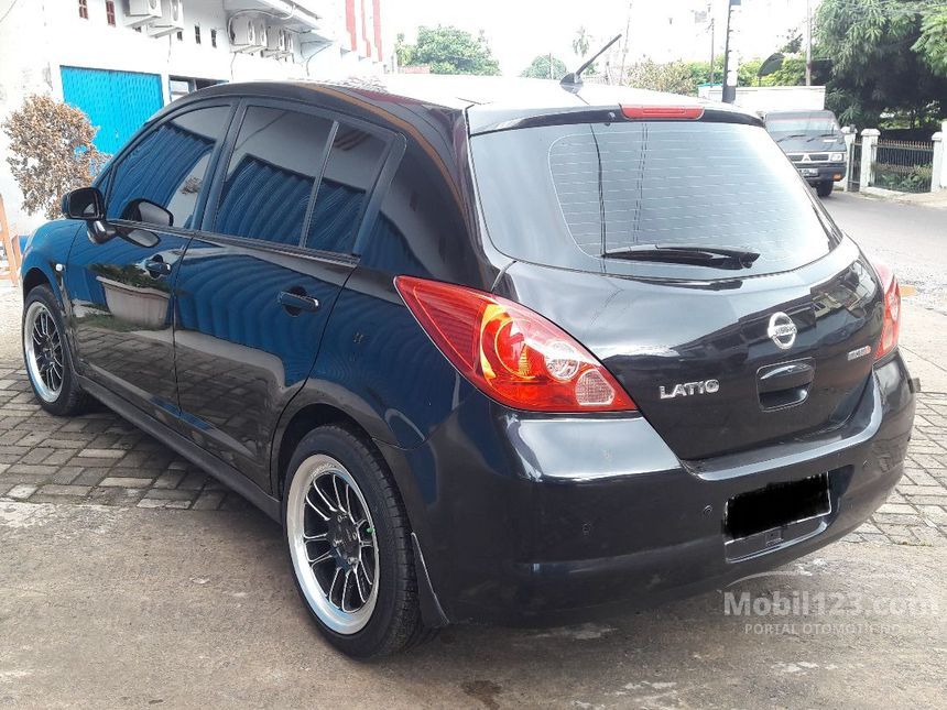 Jual Mobil Nissan Latio 2007 1.8 di Sumatera Selatan Automatic ...