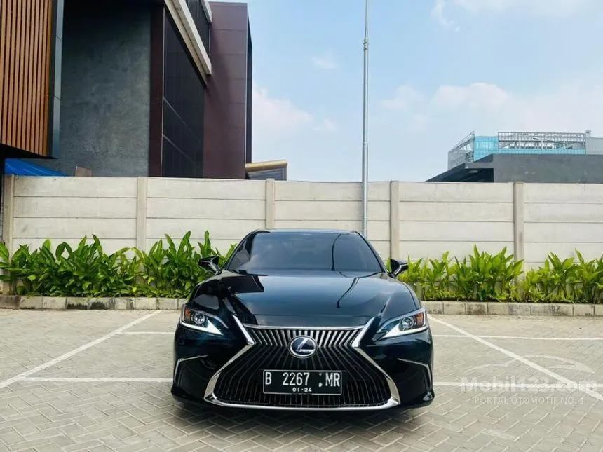 Jual Mobil Lexus ES300h 2018 2.5 di Banten Automatic Sedan Hitam Rp 740.000.000 - 12686231 ...