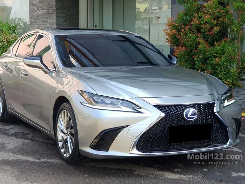Jual Mobil Lexus ES300h 2021 Ultra Luxury 2.5 di DKI Jakarta Automatic Sedan Abu-abu Rp 850.000. ...