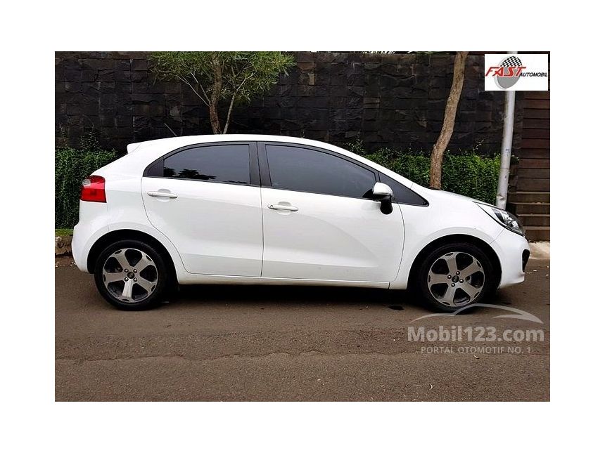 Jual Mobil KIA Rio 2014 UB 1.4 di DKI Jakarta Automatic Hatchback Putih ...