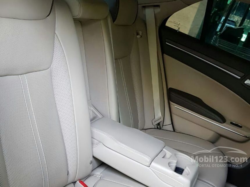 Jual Mobil Chrysler 300C 2013 300C 3.6 di DKI Jakarta Automatic Sedan ...