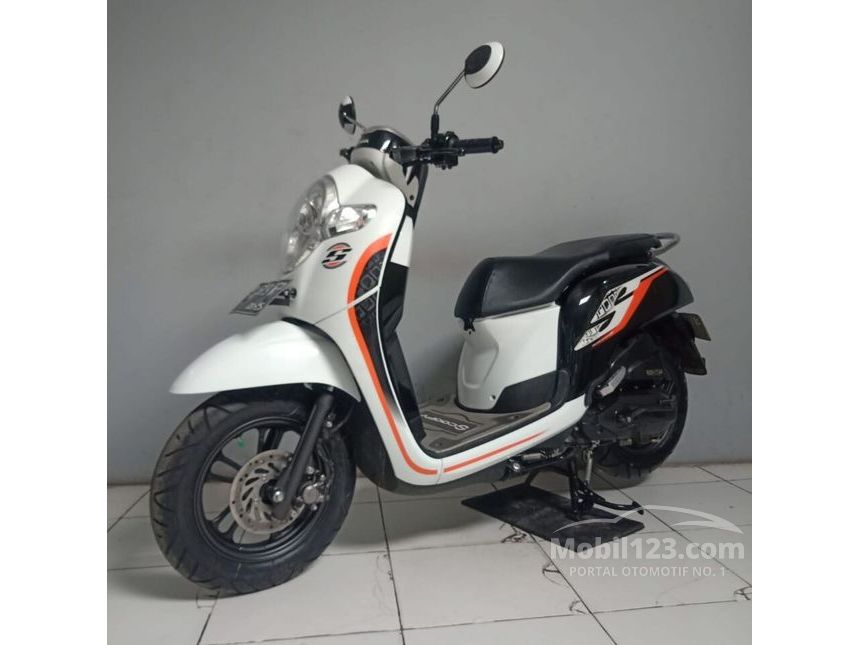 Jual Motor Honda Scoopy 2018 0.1 di Jawa Barat Automatic Others Putih ...