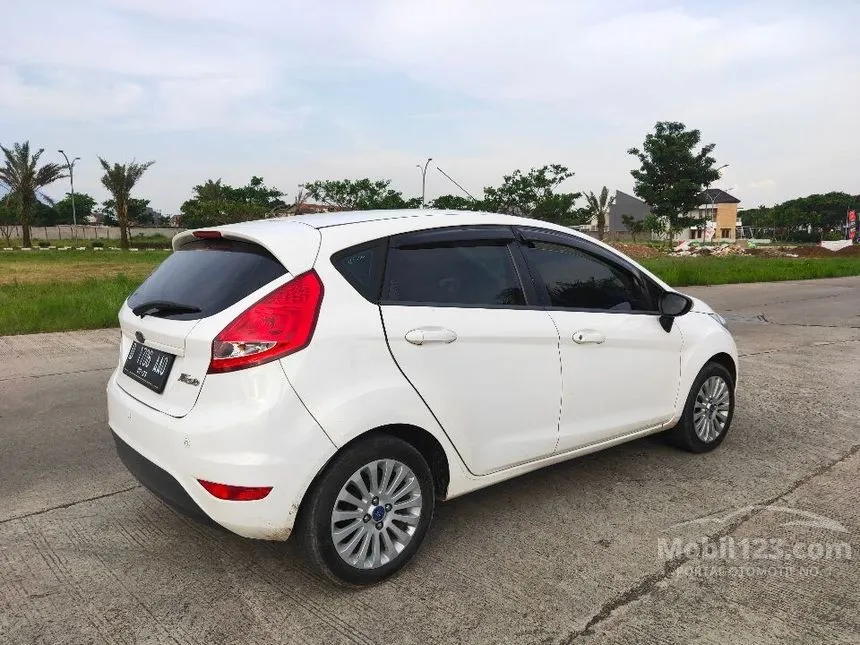 Jual Mobil Ford Fiesta 2013 Trend 1.4 di Jawa Barat Automatic Hatchback ...