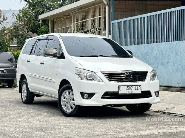 Jual Toyota Kijang Innova Diesel 2012 Bekas di Indonesia Harga Kredit ...