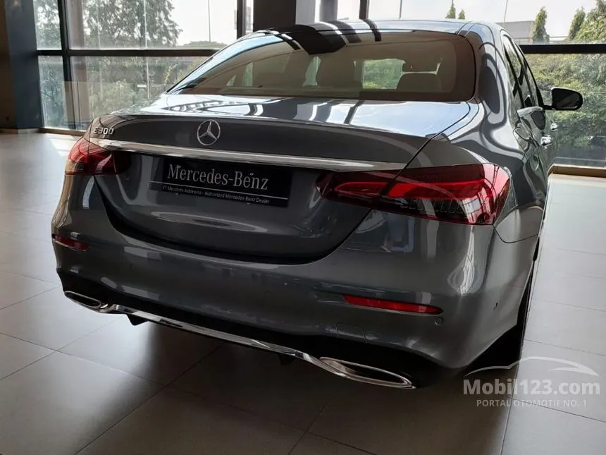 Jual Mobil Mercedes-Benz E300 2022 AMG Line 2.0 di DKI Jakarta Automatic Sedan Abu-abu Rp 1.650 ...