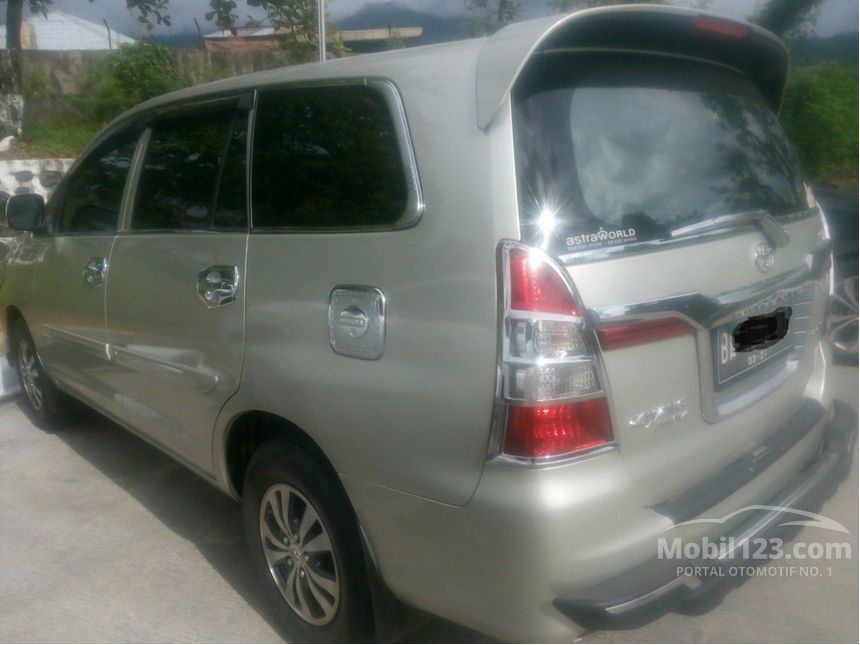 Jual Mobil Toyota Kijang Innova 2011 G 2.0 di Sumatera Barat Automatic ...