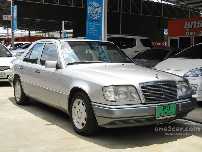 Mercedes-Benz 220E 1993 2.2 in กรุงเทพและปริมณฑล Automatic Sedan สีเทา ...