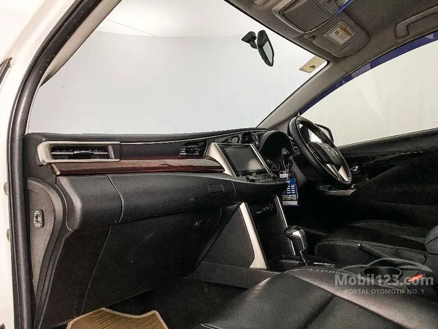 Jual Mobil Toyota Innova Venturer 2017 N140 2.4 di Banten Automatic ...