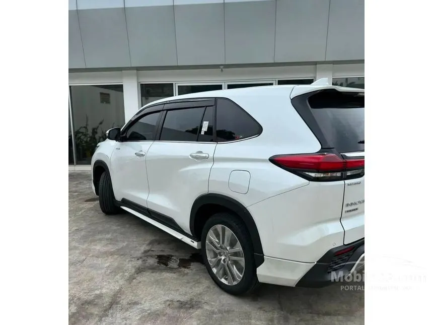 Jual Mobil Toyota Kijang Innova Zenix 2023 V HV Modellista 2.0 di ...