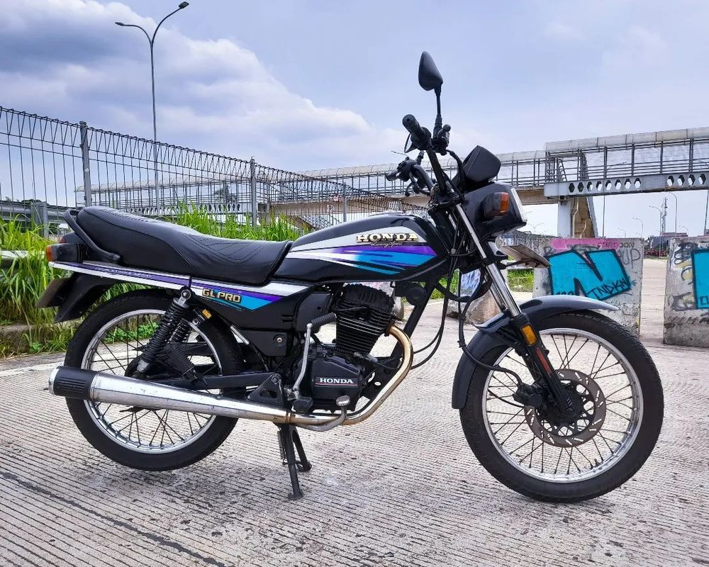 6 Kelebihan Honda GL Pro, Motor Sport 4-tak Terlaris 90-an - Panduan ...