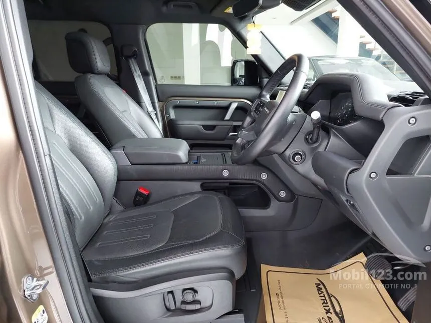 Jual Mobil Land Rover Defender 2021 110 P300 Explorer Package HSE 2.0 ...