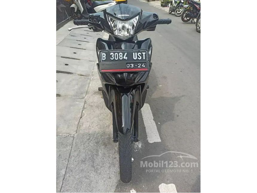 Jual Motor Honda Revo 2019 Fit 0.1 di DKI Jakarta Manual Others Hitam ...