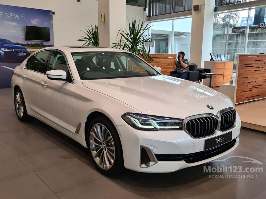 Jual Mobil BMW 530i 2021 Opulence 2.0 di DKI Jakarta Automatic Sedan ...