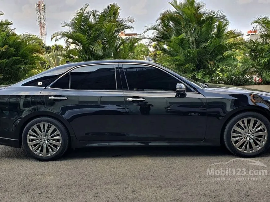 Jual Mobil Toyota Crown 2014 G Royal Saloon 2.5 di DKI Jakarta ...