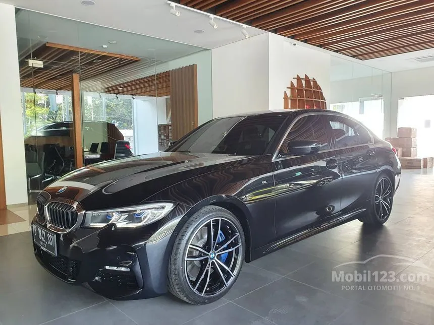 Jual Mobil BMW 330i 2022 M Sport 2.0 di Banten Automatic Sedan Hitam Rp ...
