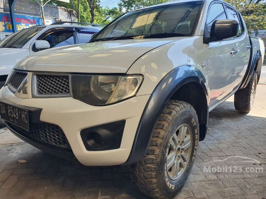 Jual Mobil Mitsubishi Strada Triton 2012 GLS Dual Cab 2.5 di Jawa Timur Manual Pick-up Putih Rp ...