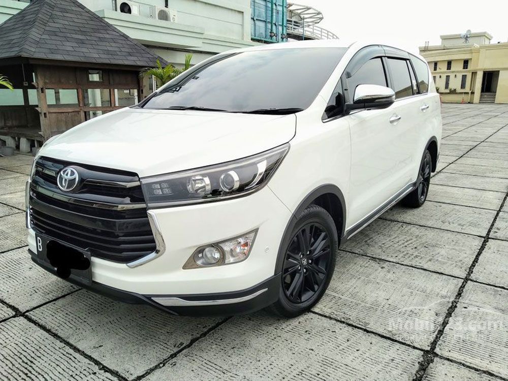3 Pilihan Toyota Kijang Innova Venturer 2.4 Diesel 2019, Kondisi Antik ...