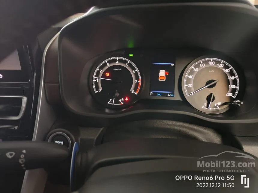 Jual Mobil Toyota Kijang Innova Zenix 2022 V HV 2.0 di Jawa Barat ...