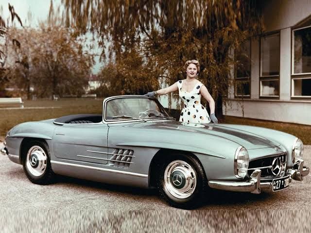 Jenis-Jenis Mobil Atap Terbuka, Ini Bedanya Convertible, Roadster ...