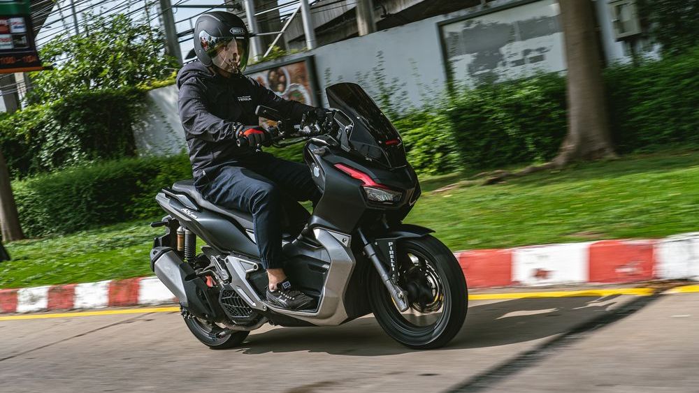 รีวิว ยาง Pirelli Angel Scooter ยางที่ชอบน้ำ สำหรับชีวิตในเมือง - รีวิว ...