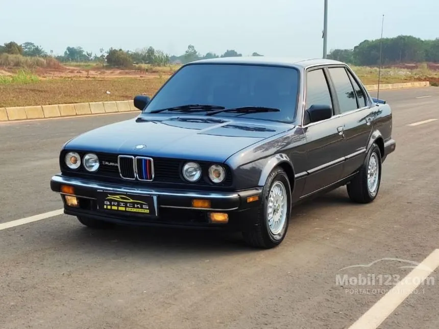 Jual Mobil BMW 318i 1989 1.8 Manual 1.8 di DKI Jakarta Manual Sedan Abu-abu Rp 75.000.000 ...