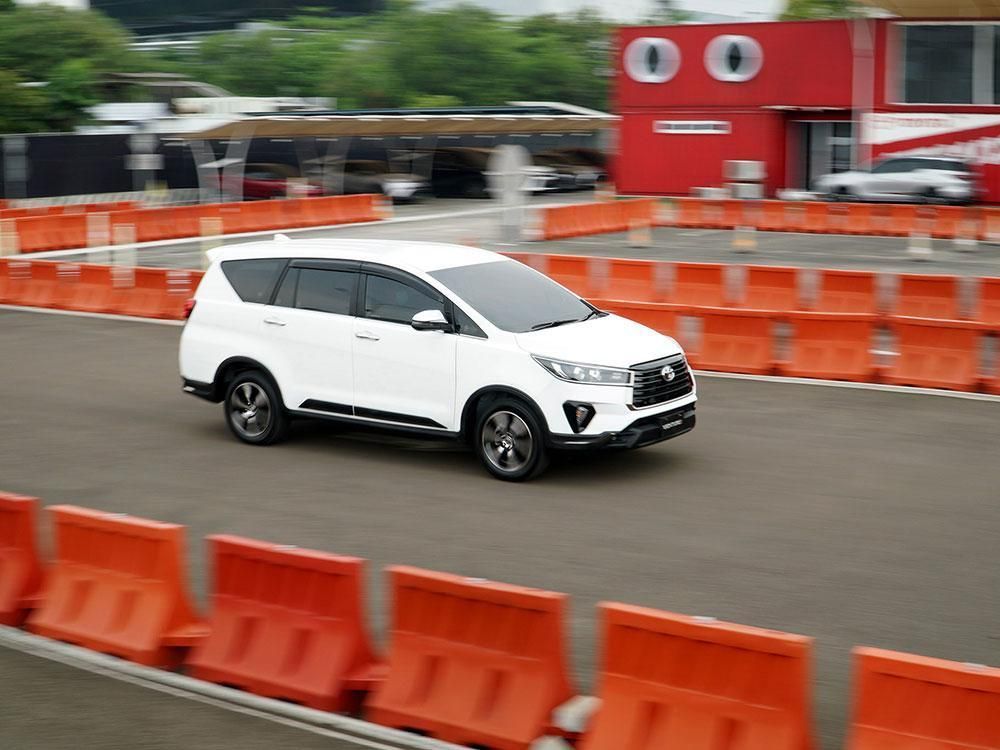 Selain Zenix, Toyota Masih Jual Kijang Innova Diesel Generasi Lama ...