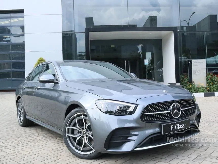 Jual Mobil Mercedes-Benz E300 2023 AMG Line 2.0 di DKI Jakarta Automatic Sedan Abu-abu Rp 1.485 ...