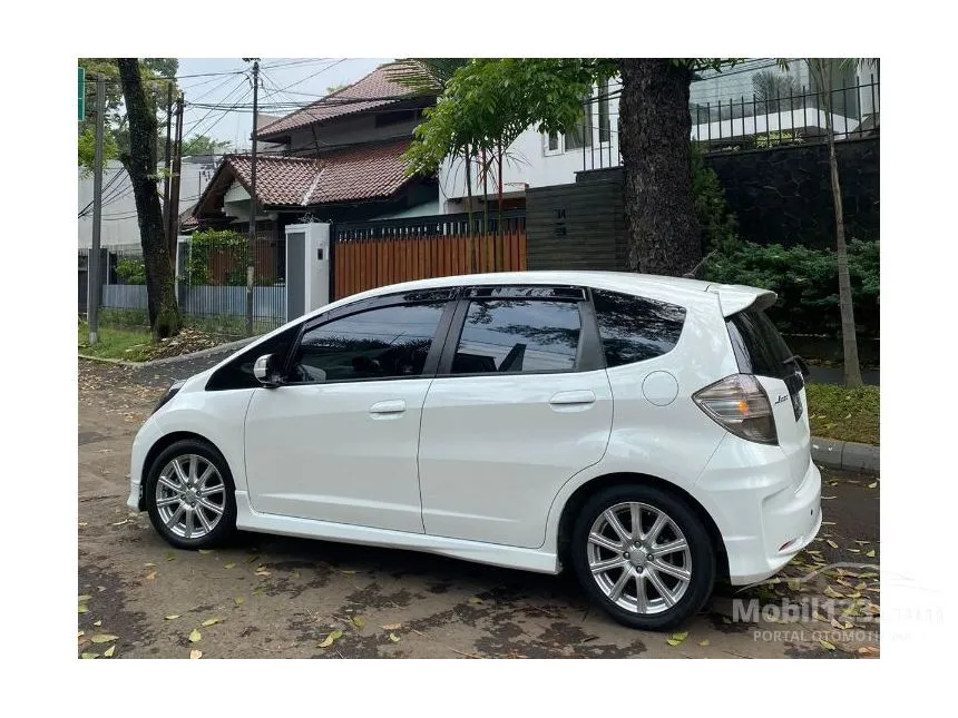 Jual Mobil Honda Jazz 2014 RS 1.5 di Jawa Barat Automatic Hatchback ...