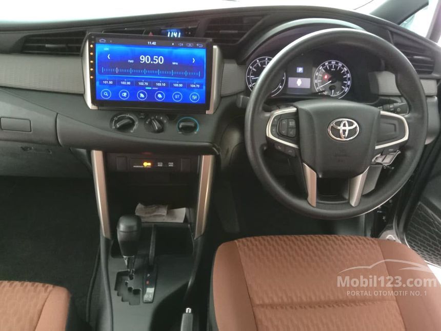 Jual Mobil Toyota Innova Venturer 2017 N140 2.0 di Jawa Barat Automatic ...