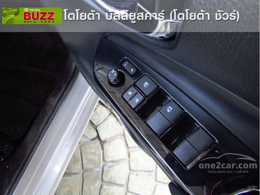 Toyota Yaris 2019 G 1.2 in กรุงเทพและปริมณฑล Automatic Hatchback สีเงิน ...