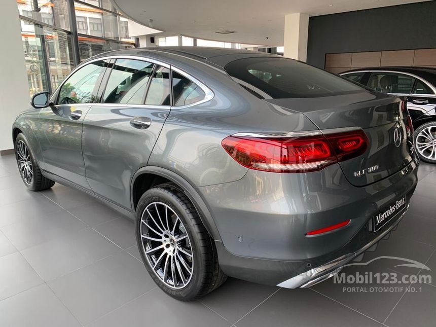 Jual Mobil Mercedes-Benz GLC300 2019 AMG 4MATIC 2.0 di Jawa Barat ...