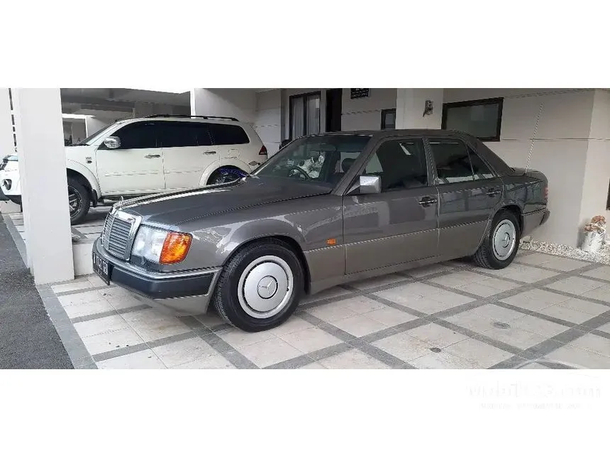 Jual Mobil Mercedes-Benz 230E 1991 W124 2.3 di Jawa Barat Manual Sedan ...