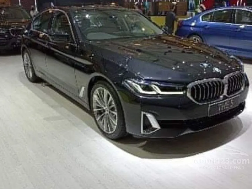 Jual Mobil BMW 530i 2022 Opulence 2.0 di DKI Jakarta Automatic Sedan ...