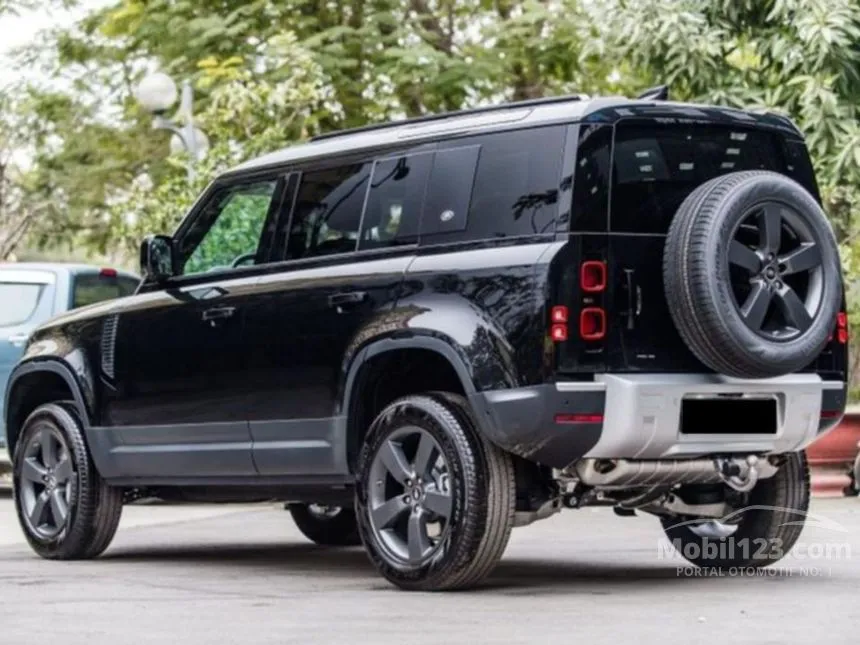 Jual Mobil Land Rover Defender 2022 110 P300 Explorer Package HSE 2.0 ...